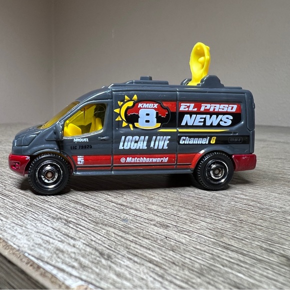 MATCHBOX | Toys | Matchbox Ford Transit News Van El Paso 25 Mb1032 ...